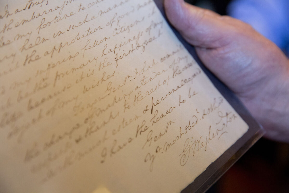 ‘National Treasures’ brings rare founding fathers memorabilia to SCERA ...